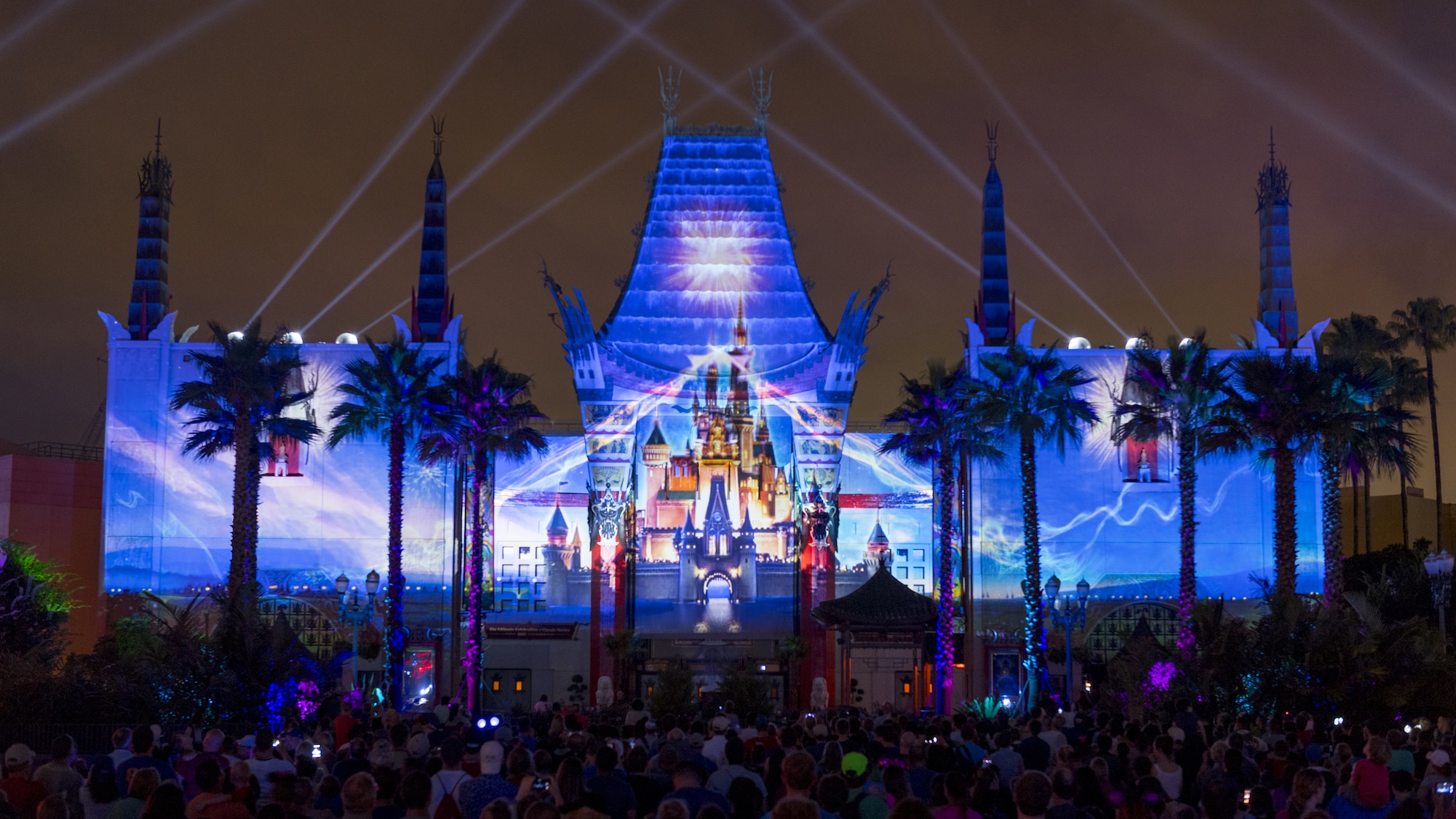 new-disney-movie-magic-chinese-theater-16×9-1 – Tu viaje x el mundo