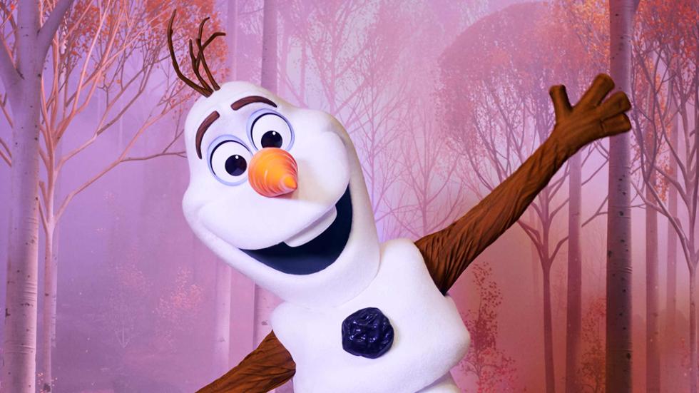 n032677_2026nov22_world-olaf-selfie-spot_16-9_tcm797-209634w_980p_1 ...